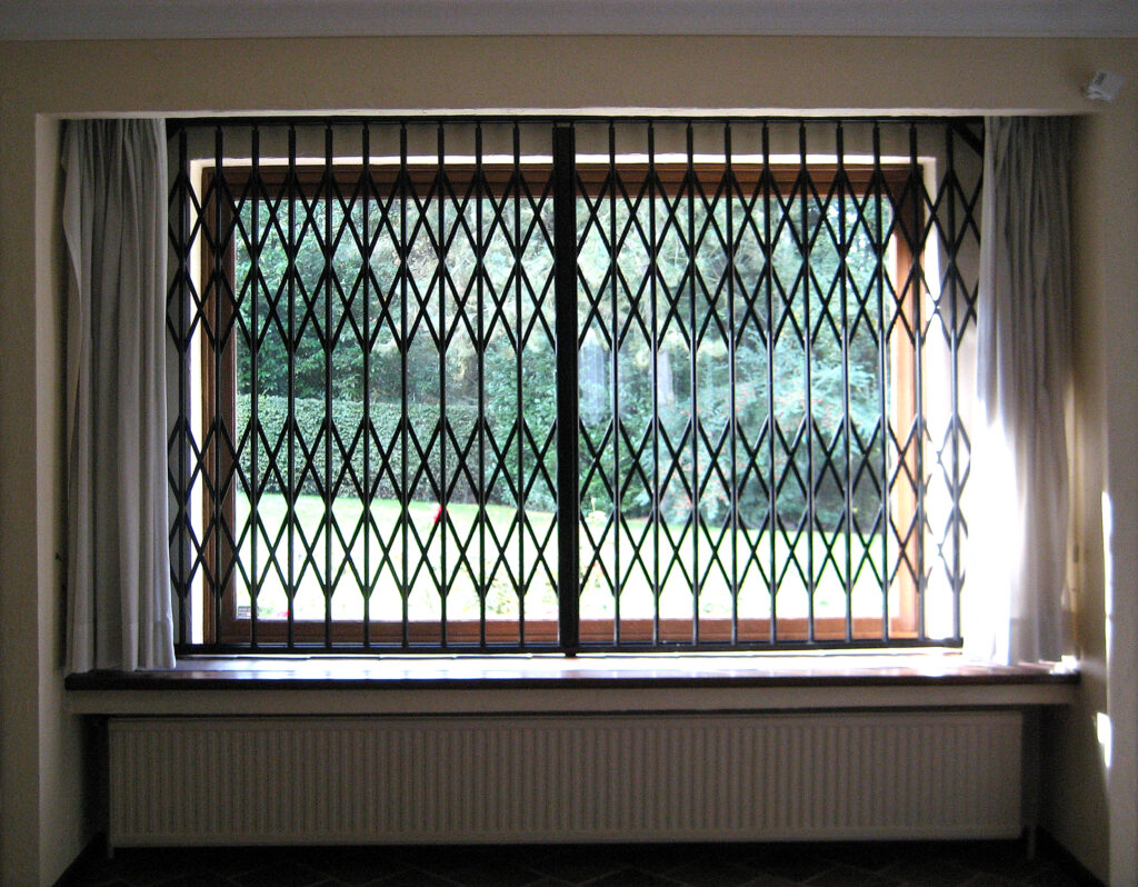 Retractable window grilles - G-Block